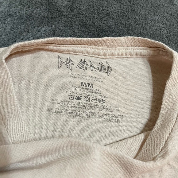 Def Leppard | Shirts | Def Leppard Tee Shirt Top | Poshmark